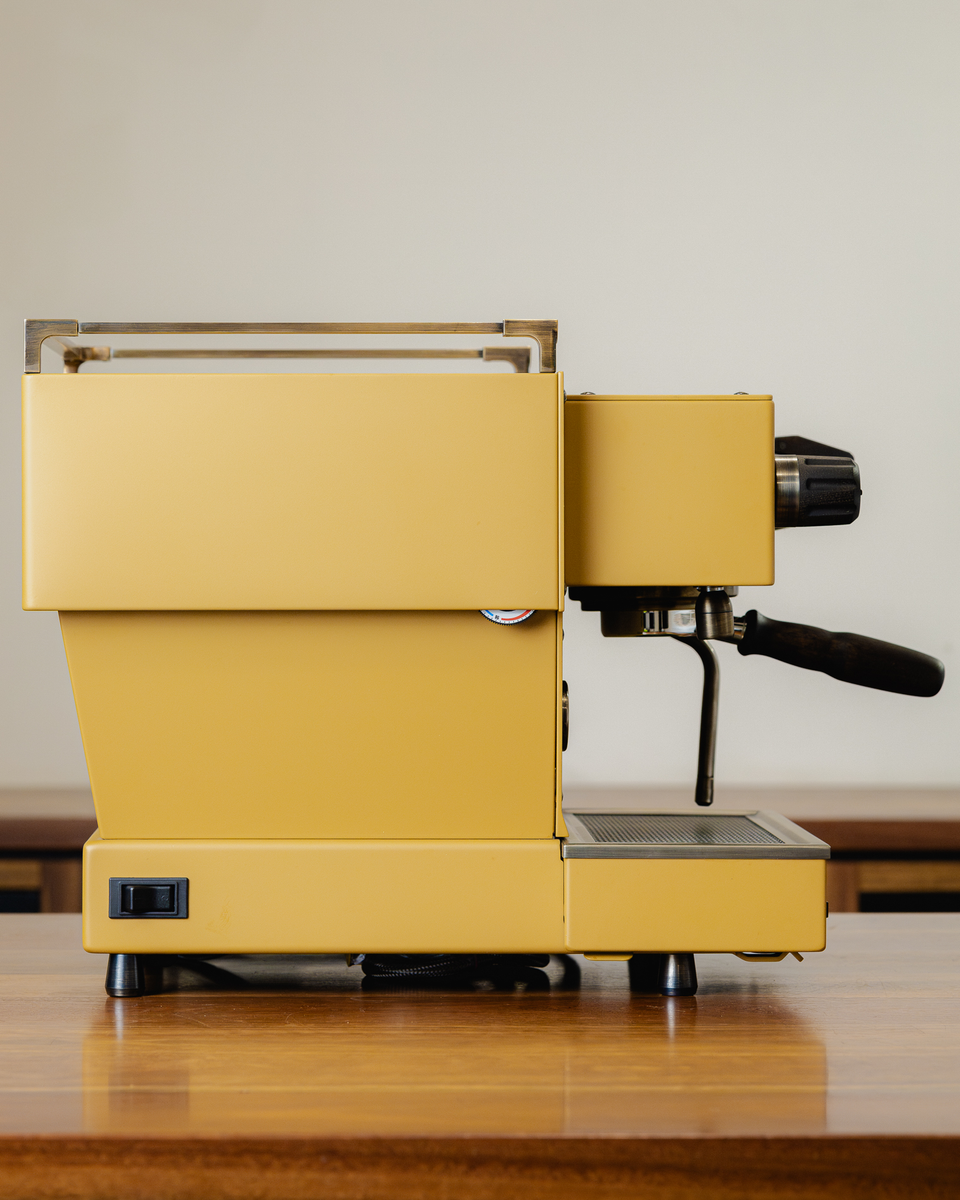 Sunrise-yellow Linea Mini // Specht