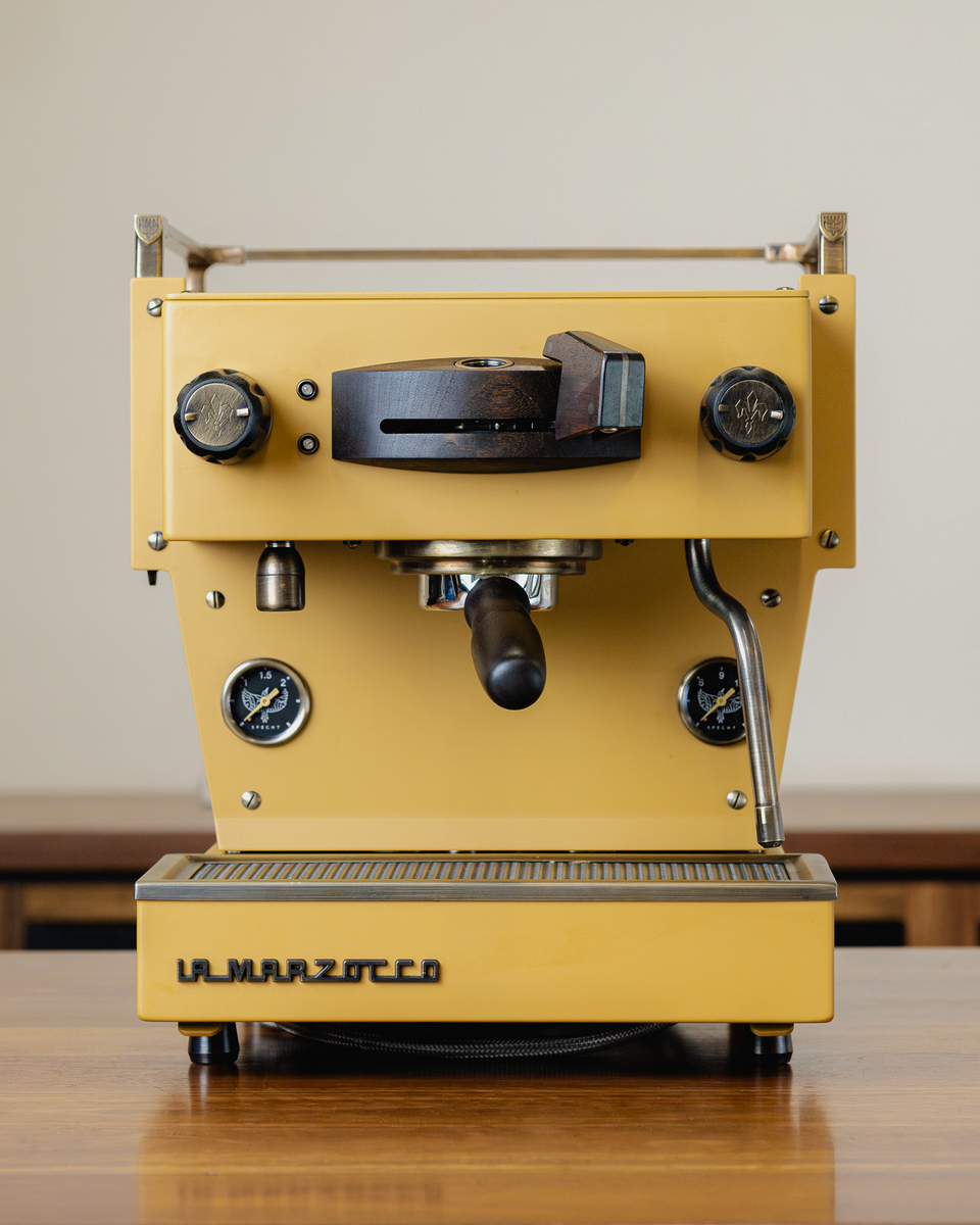 Sunrise-yellow Linea Mini // Specht